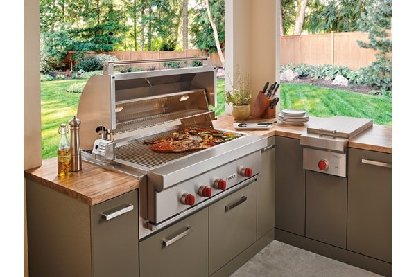 Outdoor Grills & Built-In Grills | Wolf Outdoor Kitchens